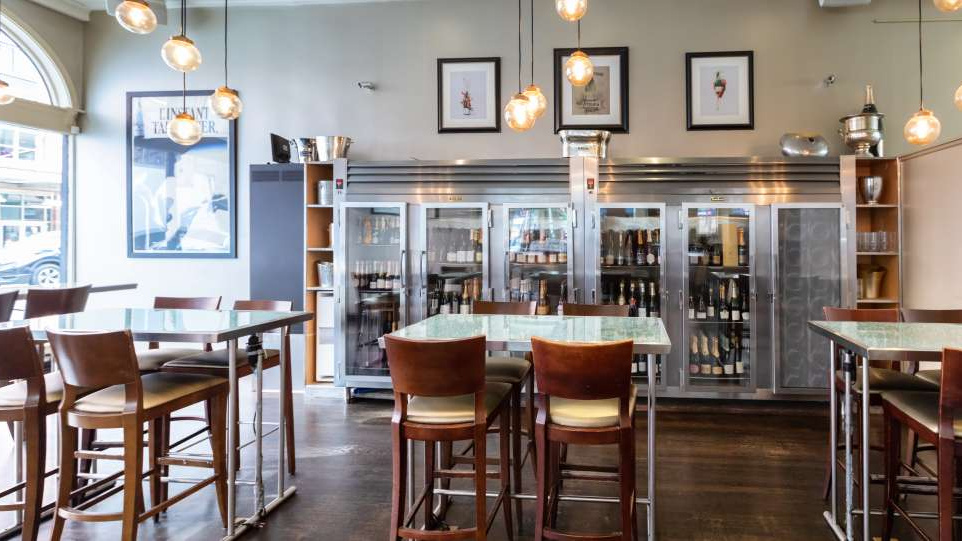 The guide to 37 great wine restaurants and wine bars in Chicago 2025 ...