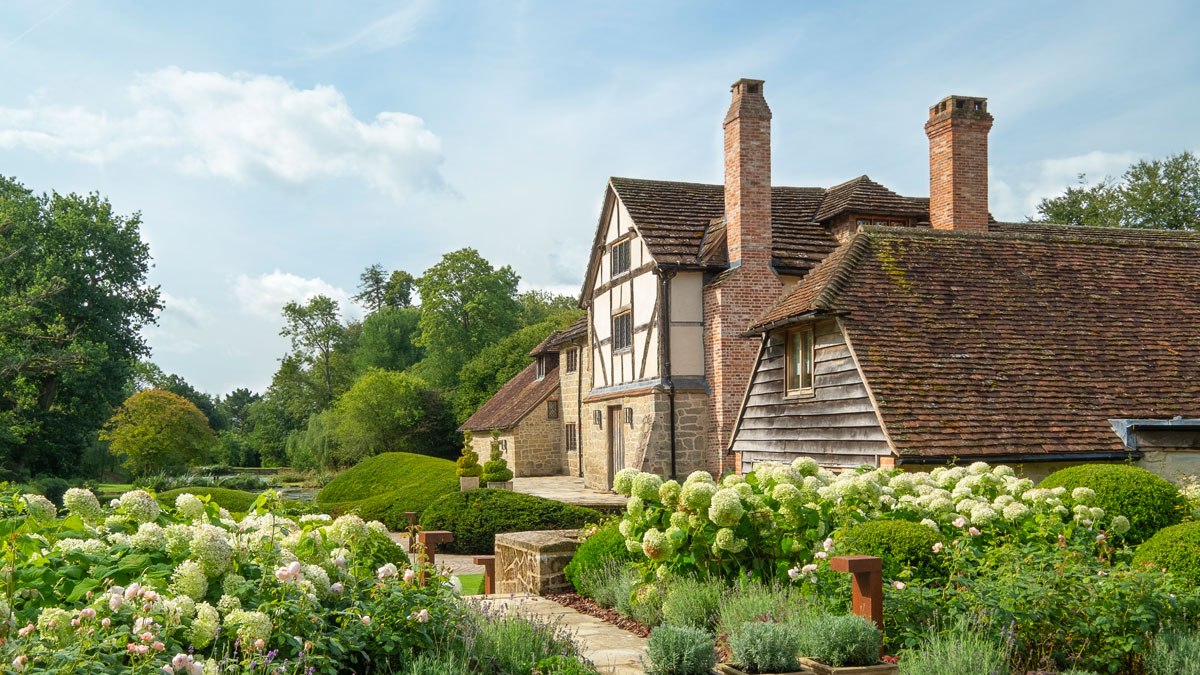 Nyetimber joins the celebration as partner for Best Sparkling Wine List ...