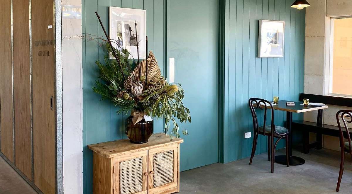 Lady Lola - Star Wine List