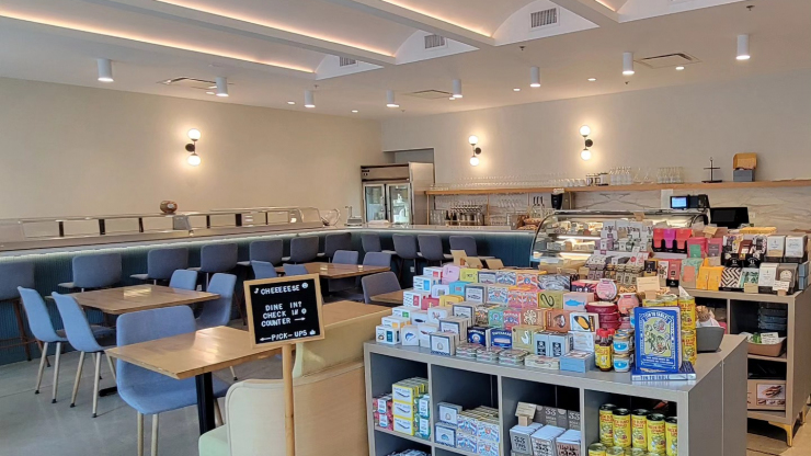 The guide to 37 great wine restaurants and wine bars in Chicago 2025 ...